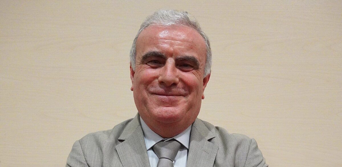 Arsénio Santos assume liderança da APEF - Miligrama